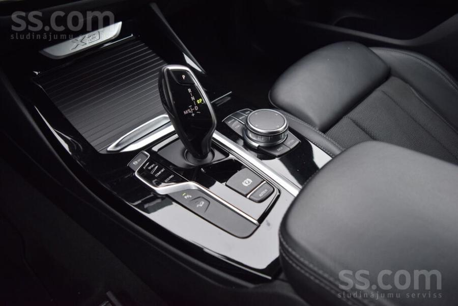 White BMW X3 2018 in Riga, with an engine capacity of 2.00 L and mileage of 123 thousand km for 22900 €, photo 6 on AUTOMOTO.COM.LV