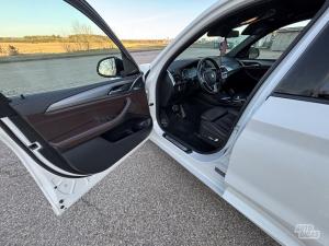 White BMW X3 2018 in Vilnius, with an engine capacity of 3.00 L and mileage of 158 thousand km for 27999 €, photo 11 on AUTOMOTO.COM.LV
