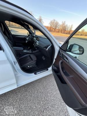 White BMW X3 2018 in Vilnius, with an engine capacity of 3.00 L and mileage of 158 thousand km for 27999 €, photo 13 on AUTOMOTO.COM.LV