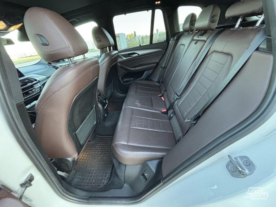 White BMW X3 2018 in Vilnius, with an engine capacity of 3.00 L and mileage of 158 thousand km for 27999 €, photo 14 on AUTOMOTO.COM.LV