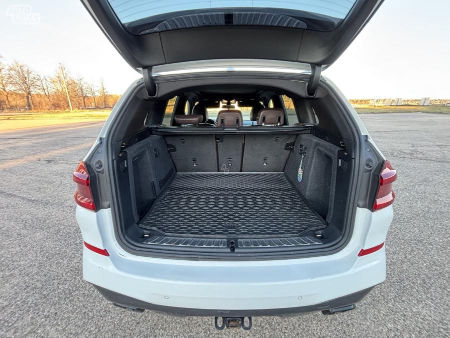 White BMW X3 2018 in Vilnius, with an engine capacity of 3.00 L and mileage of 158 thousand km for 27999 €, photo 17 on AUTOMOTO.COM.LV