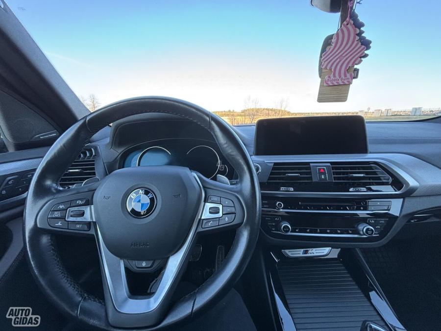 White BMW X3 2018 in Vilnius, with an engine capacity of 3.00 L and mileage of 158 thousand km for 27999 €, photo 21 on AUTOMOTO.COM.LV