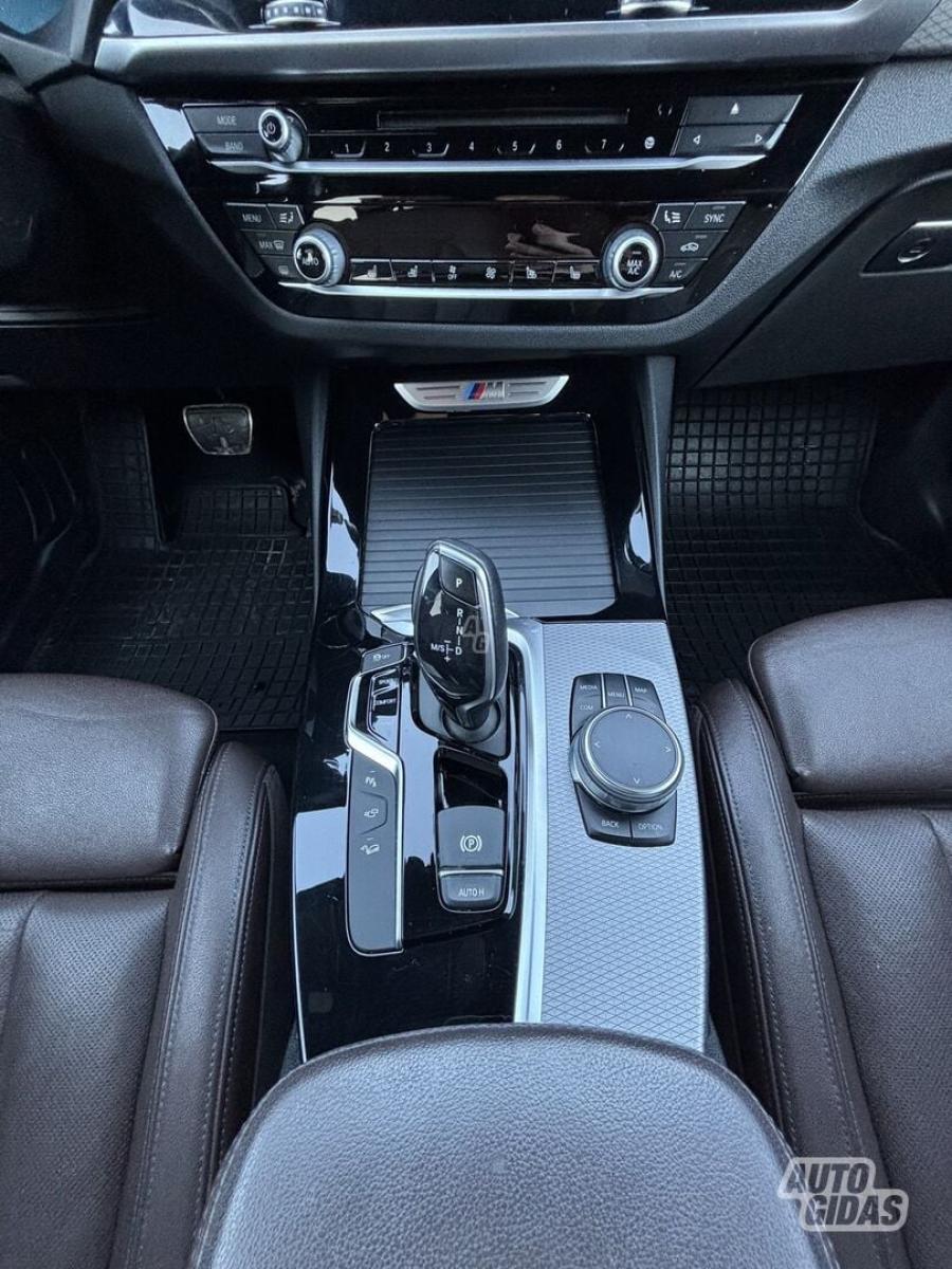 White BMW X3 2018 in Vilnius, with an engine capacity of 3.00 L and mileage of 158 thousand km for 27999 €, photo 22 on AUTOMOTO.COM.LV