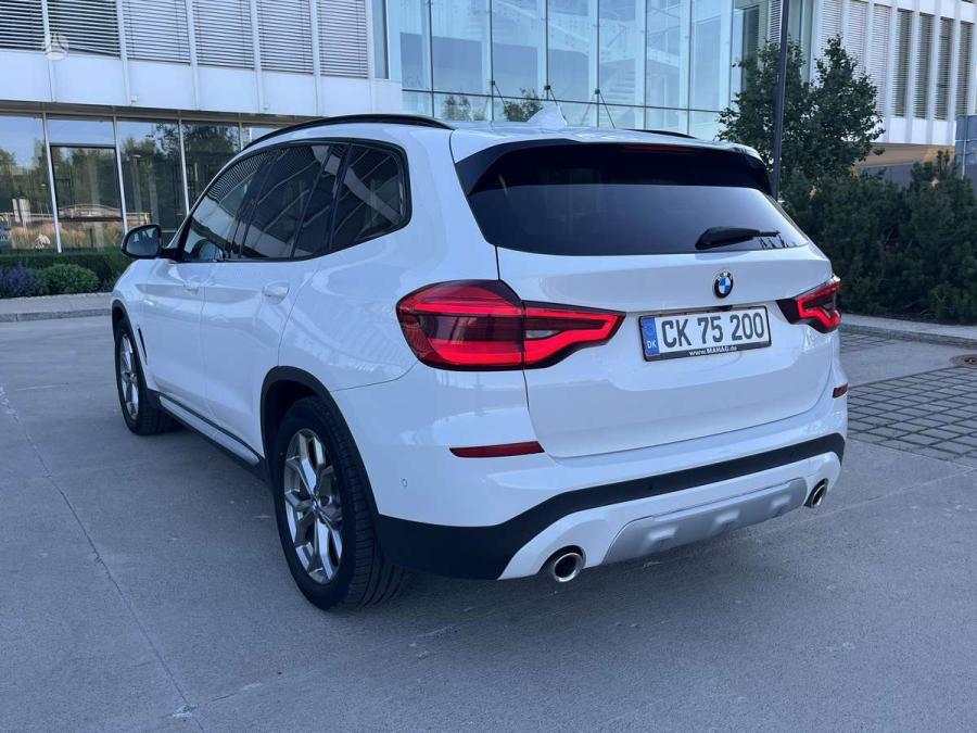 White BMW X3 2018 in Vilnius, with an engine capacity of 2.00 L and mileage of 198 thousand km for 23000 €, photo 5 on AUTOMOTO.COM.LV