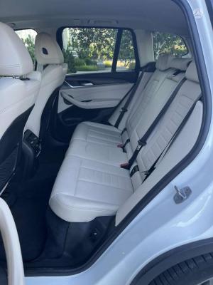 White BMW X3 2018 in Vilnius, with an engine capacity of 2.00 L and mileage of 198 thousand km for 23000 €, photo 10 on AUTOMOTO.COM.LV