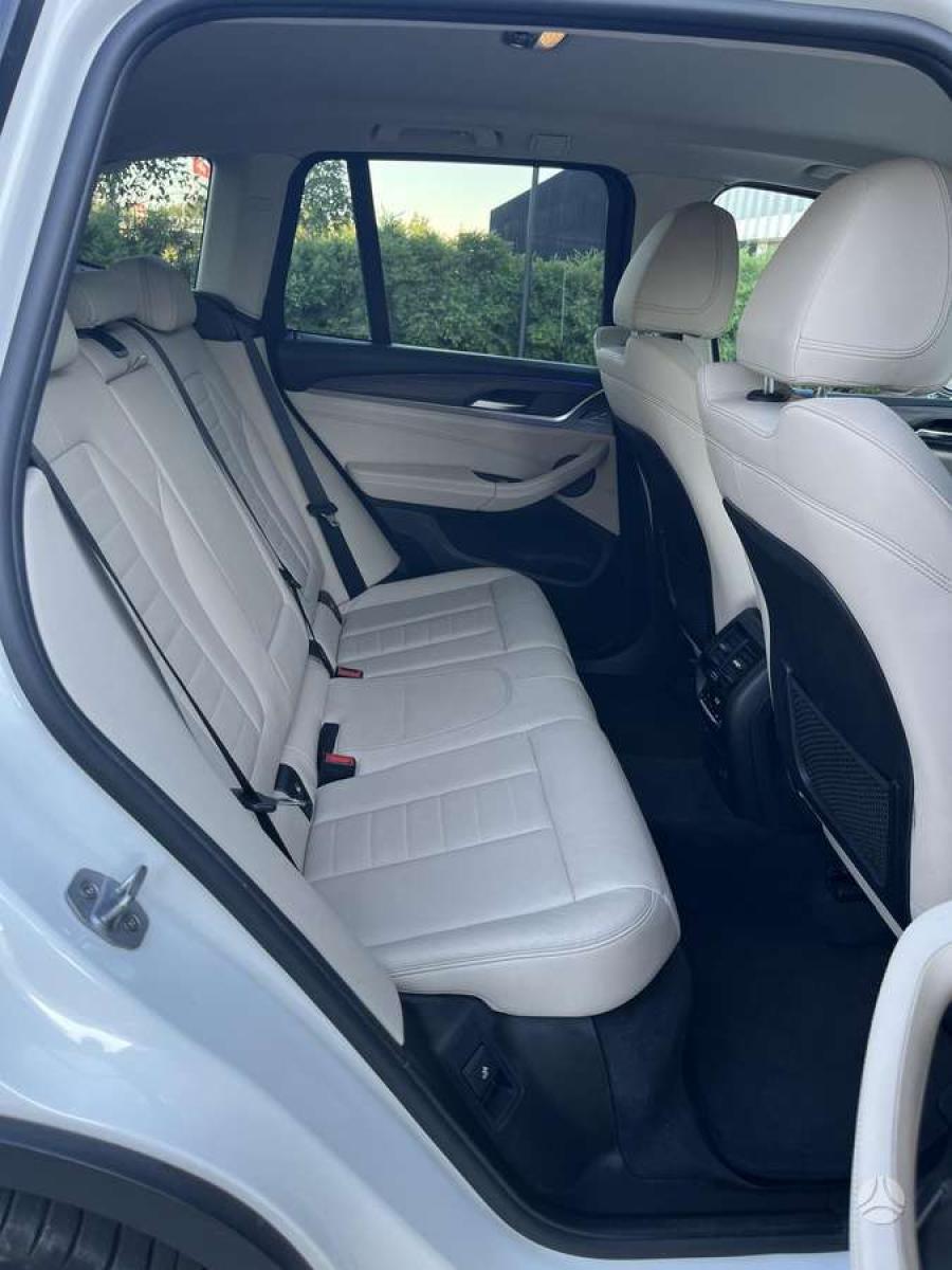 White BMW X3 2018 in Vilnius, with an engine capacity of 2.00 L and mileage of 198 thousand km for 23000 €, photo 11 on AUTOMOTO.COM.LV