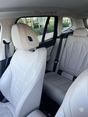 White BMW X3 2018 in Vilnius, with an engine capacity of 2.00 L and mileage of 198 thousand km for 23000 €, photo 12 on AUTOMOTO.COM.LV