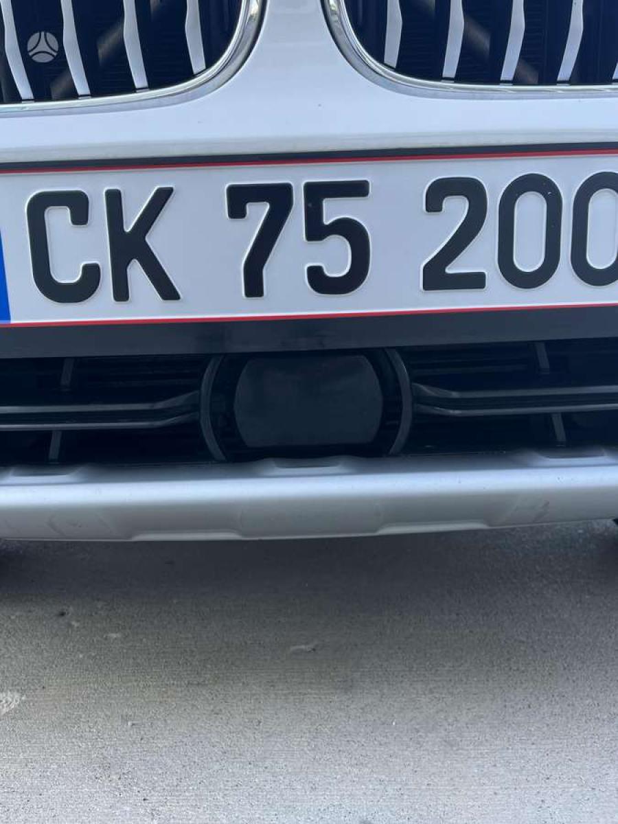 White BMW X3 2018 in Vilnius, with an engine capacity of 2.00 L and mileage of 198 thousand km for 23000 €, photo 18 on AUTOMOTO.COM.LV