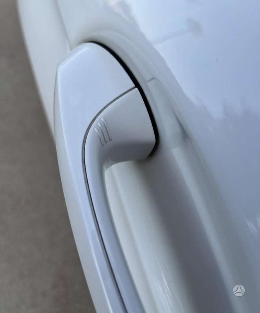 White BMW X3 2018 in Vilnius, with an engine capacity of 2.00 L and mileage of 198 thousand km for 23000 €, photo 21 on AUTOMOTO.COM.LV
