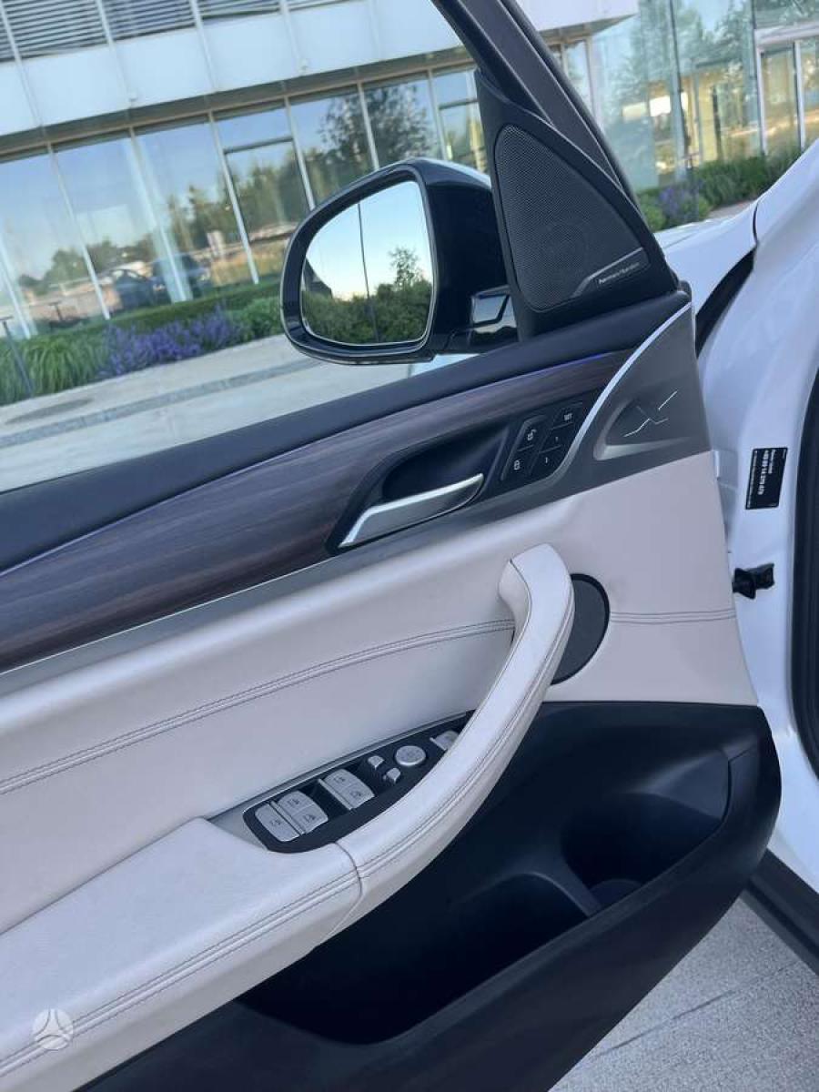 White BMW X3 2018 in Vilnius, with an engine capacity of 2.00 L and mileage of 198 thousand km for 23000 €, photo 33 on AUTOMOTO.COM.LV