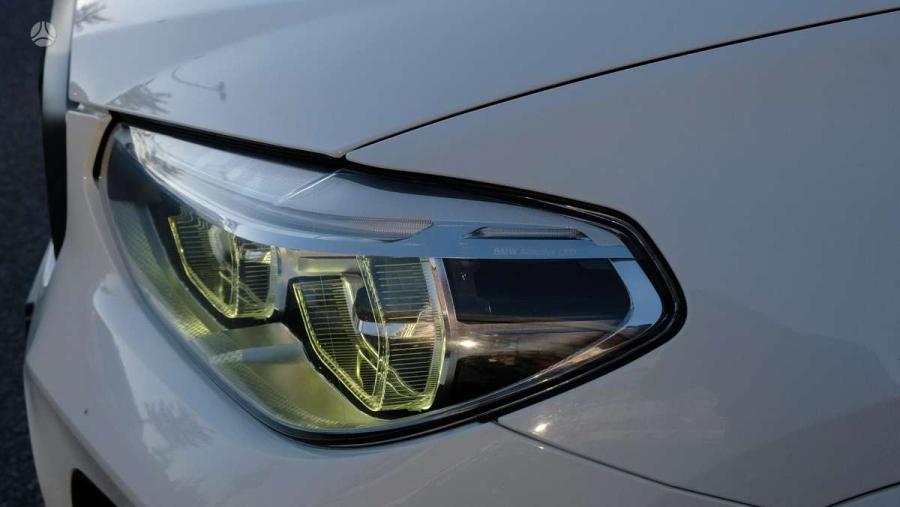 White BMW X3 2018 in Vilnius, with an engine capacity of 3.00 L and mileage of 243 thousand km for 24300 €, photo 15 on AUTOMOTO.COM.LV