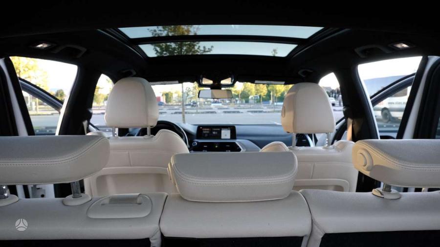 White BMW X3 2018 in Vilnius, with an engine capacity of 3.00 L and mileage of 243 thousand km for 24300 €, photo 18 on AUTOMOTO.COM.LV