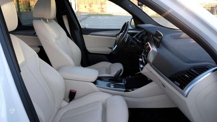 White BMW X3 2018 in Vilnius, with an engine capacity of 3.00 L and mileage of 243 thousand km for 24300 €, photo 32 on AUTOMOTO.COM.LV