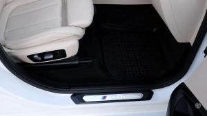 White BMW X3 2018 in Vilnius, with an engine capacity of 3.00 L and mileage of 243 thousand km for 24300 €, photo 33 on AUTOMOTO.COM.LV