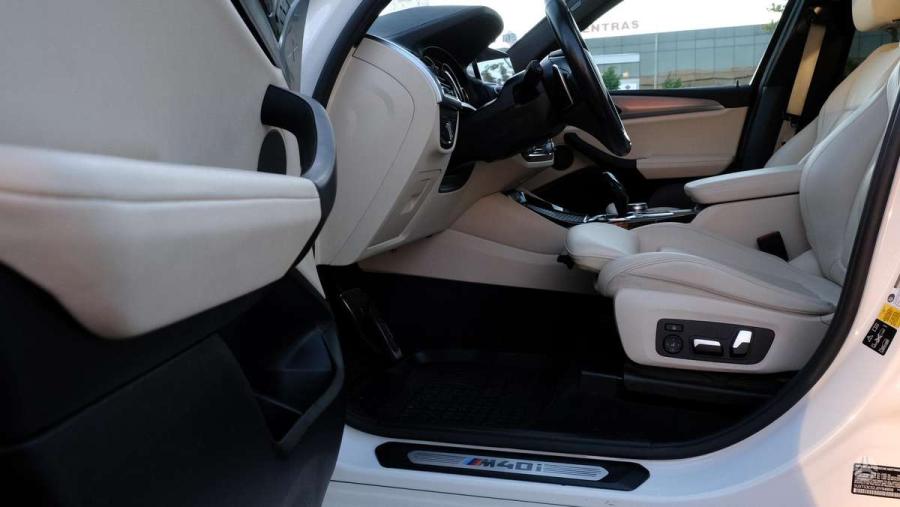 White BMW X3 2018 in Vilnius, with an engine capacity of 3.00 L and mileage of 243 thousand km for 24300 €, photo 42 on AUTOMOTO.COM.LV