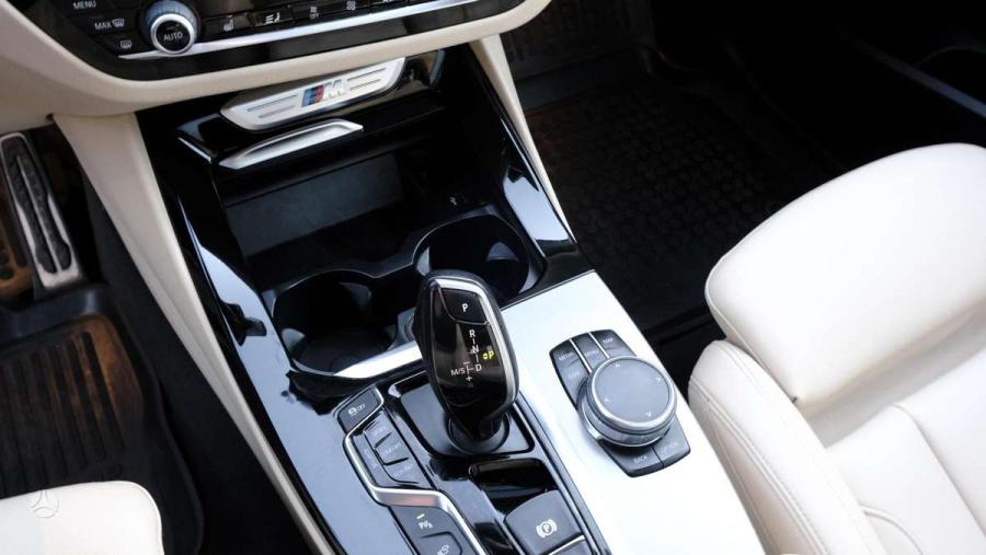 White BMW X3 2018 in Vilnius, with an engine capacity of 3.00 L and mileage of 243 thousand km for 24300 €, photo 45 on AUTOMOTO.COM.LV