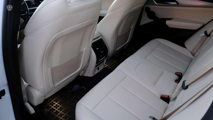 White BMW X3 2018 in Vilnius, with an engine capacity of 3.00 L and mileage of 243 thousand km for 24300 €, photo 60 on AUTOMOTO.COM.LV