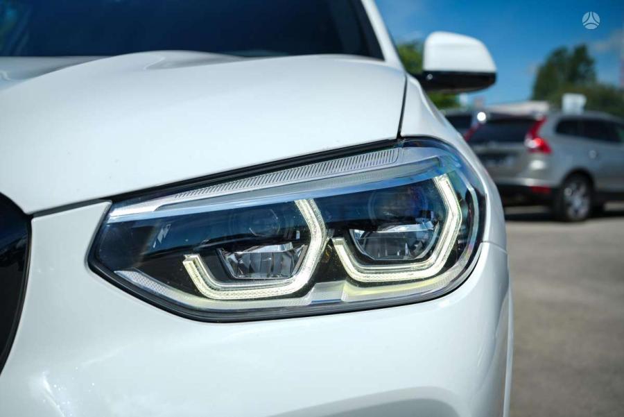 White BMW X3 2018 in Marijampole, with an engine capacity of 2.00 L and mileage of 216 thousand km for 25950 €, photo 8 on AUTOMOTO.COM.LV