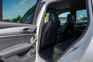 White BMW X3 2018 in Marijampole, with an engine capacity of 2.00 L and mileage of 216 thousand km for 25950 €, photo 33 on AUTOMOTO.COM.LV
