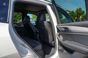 White BMW X3 2018 in Marijampole, with an engine capacity of 2.00 L and mileage of 216 thousand km for 25950 €, photo 36 on AUTOMOTO.COM.LV