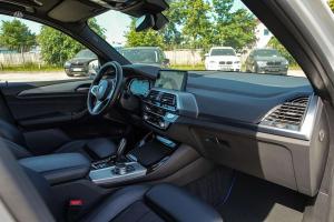 White BMW X3 2018 in Marijampole, with an engine capacity of 2.00 L and mileage of 216 thousand km for 25950 €, photo 39 on AUTOMOTO.COM.LV