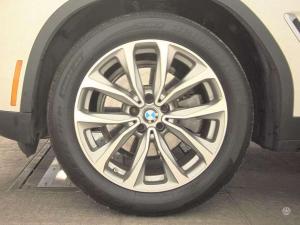 White BMW X3 2018 in Panevezys, with an engine capacity of 2.00 L and mileage of 290 thousand km for 15700 €, photo 4 on AUTOMOTO.COM.LV