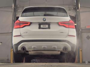 White BMW X3 2018 in Panevezys, with an engine capacity of 2.00 L and mileage of 290 thousand km for 15700 €, photo 5 on AUTOMOTO.COM.LV