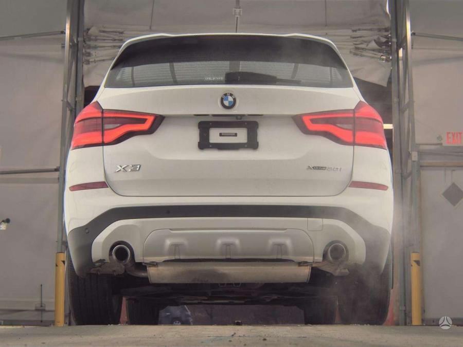 White BMW X3 2018 in Panevezys, with an engine capacity of 2.00 L and mileage of 290 thousand km for 15700 €, photo 5 on AUTOMOTO.COM.LV