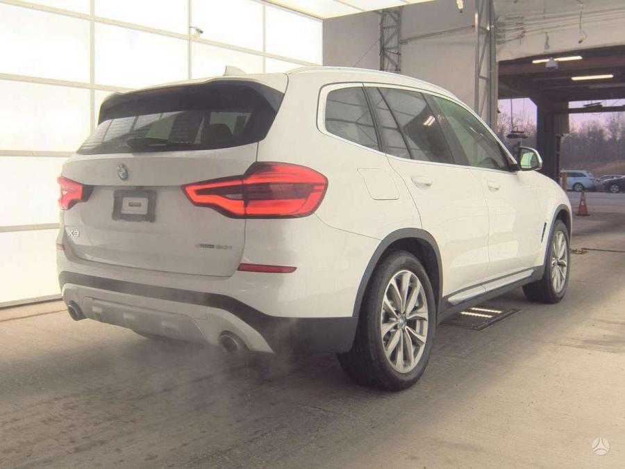 White BMW X3 2018 in Panevezys, with an engine capacity of 2.00 L and mileage of 290 thousand km for 15700 €, photo 6 on AUTOMOTO.COM.LV