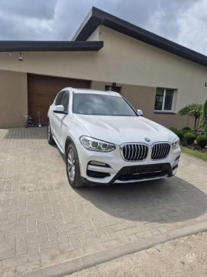 White BMW X3 2018 in Panevezys, with an engine capacity of 2.00 L and mileage of 290 thousand km for 15700 €, photo 10 on AUTOMOTO.COM.LV