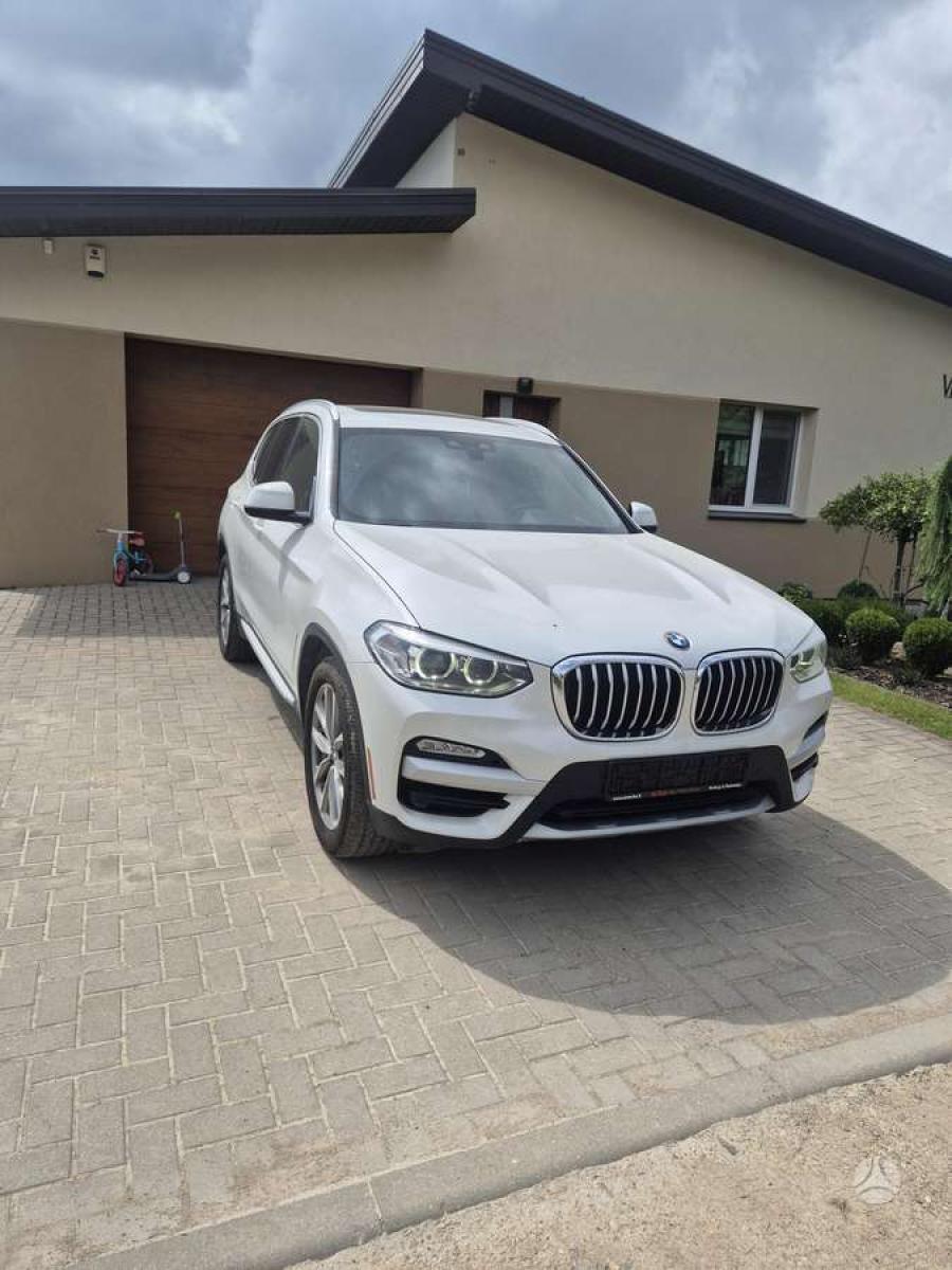 White BMW X3 2018 in Panevezys, with an engine capacity of 2.00 L and mileage of 290 thousand km for 15700 €, photo 10 on AUTOMOTO.COM.LV