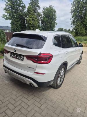 White BMW X3 2018 in Panevezys, with an engine capacity of 2.00 L and mileage of 290 thousand km for 15700 €, photo 11 on AUTOMOTO.COM.LV