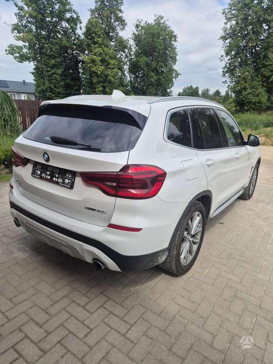 White BMW X3 2018 in Panevezys, with an engine capacity of 2.00 L and mileage of 290 thousand km for 15700 €, photo 11 on AUTOMOTO.COM.LV