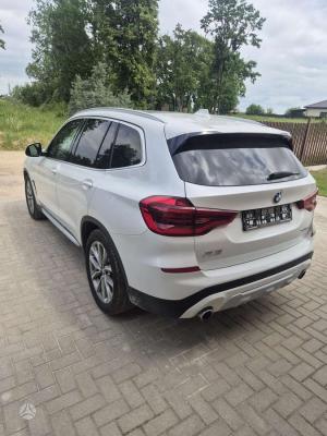 White BMW X3 2018 in Panevezys, with an engine capacity of 2.00 L and mileage of 290 thousand km for 15700 €, photo 12 on AUTOMOTO.COM.LV