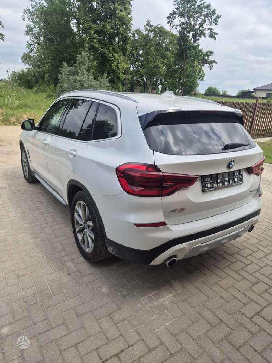 White BMW X3 2018 in Panevezys, with an engine capacity of 2.00 L and mileage of 290 thousand km for 15700 €, photo 12 on AUTOMOTO.COM.LV