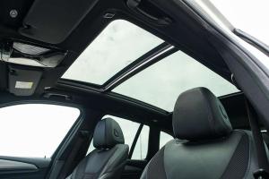 White BMW X3 2018 in Kaunas, with an engine capacity of 2.00 L and mileage of 216 thousand km for 25950 €, photo 30 on AUTOMOTO.COM.LV