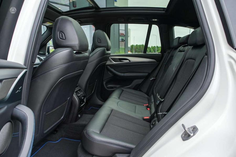 White BMW X3 2018 in Kaunas, with an engine capacity of 2.00 L and mileage of 216 thousand km for 25950 €, photo 40 on AUTOMOTO.COM.LV
