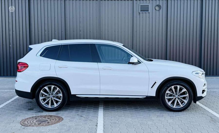 White BMW X3 2018 in Kaunas, with an engine capacity of 2.00 L and mileage of 80 thousand km for 20500 €, photo 8 on AUTOMOTO.COM.LV
