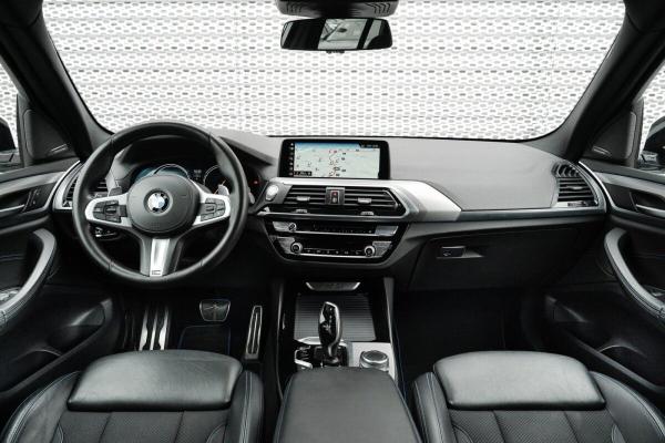 White BMW X3 2018 in Marupe, with an engine capacity of 3.00 L and mileage of 133 thousand km for 24400 €, photo 6 on AUTOMOTO.COM.LV