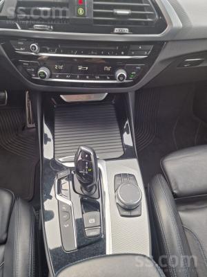 White BMW X3 2018 in Riga, with an engine capacity of 3.00 L and mileage of 211 thousand km for 24950 €, photo 15 on AUTOMOTO.COM.LV