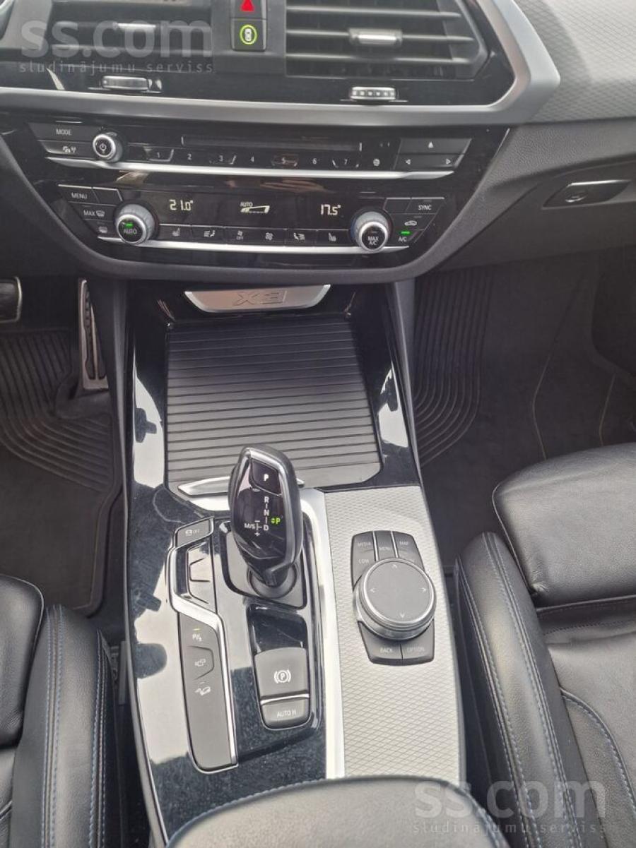 White BMW X3 2018 in Riga, with an engine capacity of 3.00 L and mileage of 211 thousand km for 24950 €, photo 15 on AUTOMOTO.COM.LV