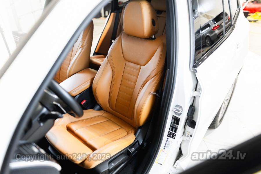 White BMW X3 2018 in Tallinn, with an engine capacity of 3.00 L and mileage of 158 thousand km for 24990 €, photo 15 on AUTOMOTO.COM.LV