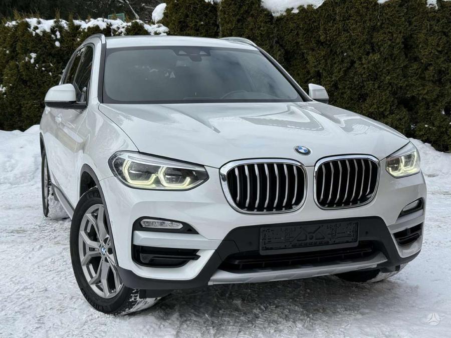White BMW X3 2019 in Jonava, with an engine capacity of 2.00 L and mileage of 266 thousand km for 19250 €, photo 4 on AUTOMOTO.COM.LV
