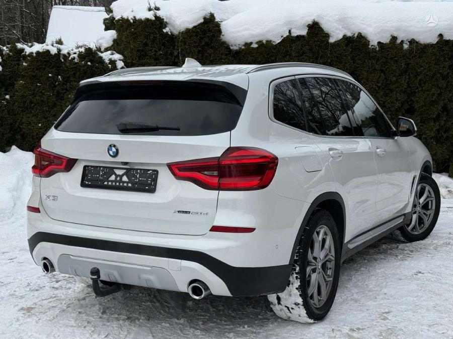 White BMW X3 2019 in Jonava, with an engine capacity of 2.00 L and mileage of 266 thousand km for 19250 €, photo 5 on AUTOMOTO.COM.LV