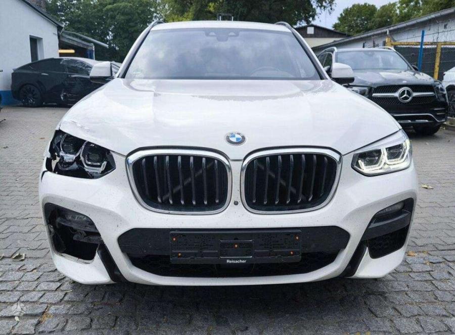 White BMW X3 2019 in Vilkaviskis, with an engine capacity of 2.99 L and mileage of 109 thousand km for 22300 €, photo 7 on AUTOMOTO.COM.LV