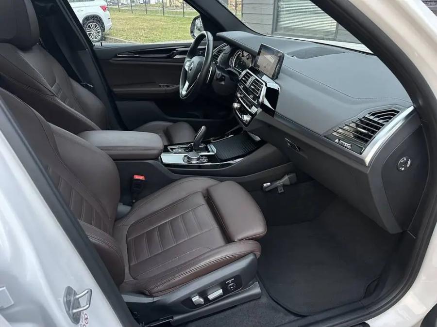 White BMW X3 2019 in Jelgava, with an engine capacity of 2.00 L and mileage of 170 thousand km for 19850 €, photo 8 on AUTOMOTO.COM.LV