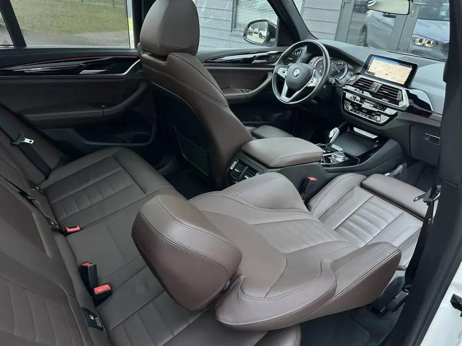 White BMW X3 2019 in Jelgava, with an engine capacity of 2.00 L and mileage of 170 thousand km for 19850 €, photo 13 on AUTOMOTO.COM.LV