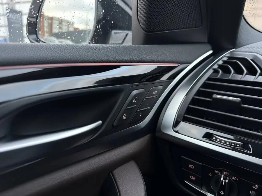 White BMW X3 2019 in Jelgava, with an engine capacity of 2.00 L and mileage of 170 thousand km for 19850 €, photo 16 on AUTOMOTO.COM.LV