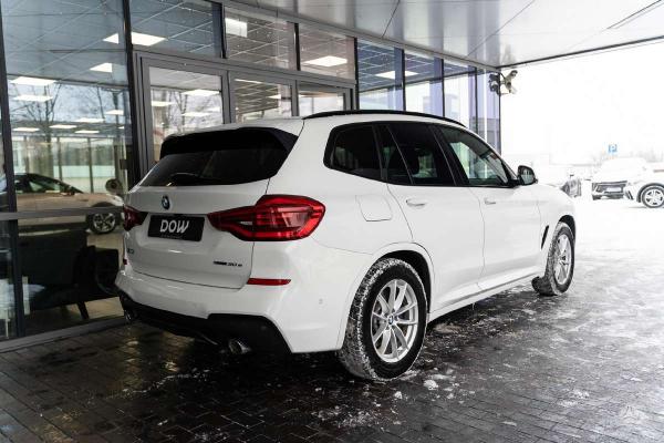 White BMW X3 2020 in Vilnius, with an engine capacity of 2.00 L and mileage of 100 thousand km for 29989 €, photo 7 on AUTOMOTO.COM.LV