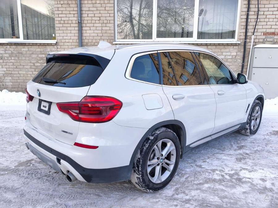 White BMW X3 2020 in Klaipeda, with an engine capacity of 2.00 L and mileage of 184 thousand km for 17800 €, photo 5 on AUTOMOTO.COM.LV